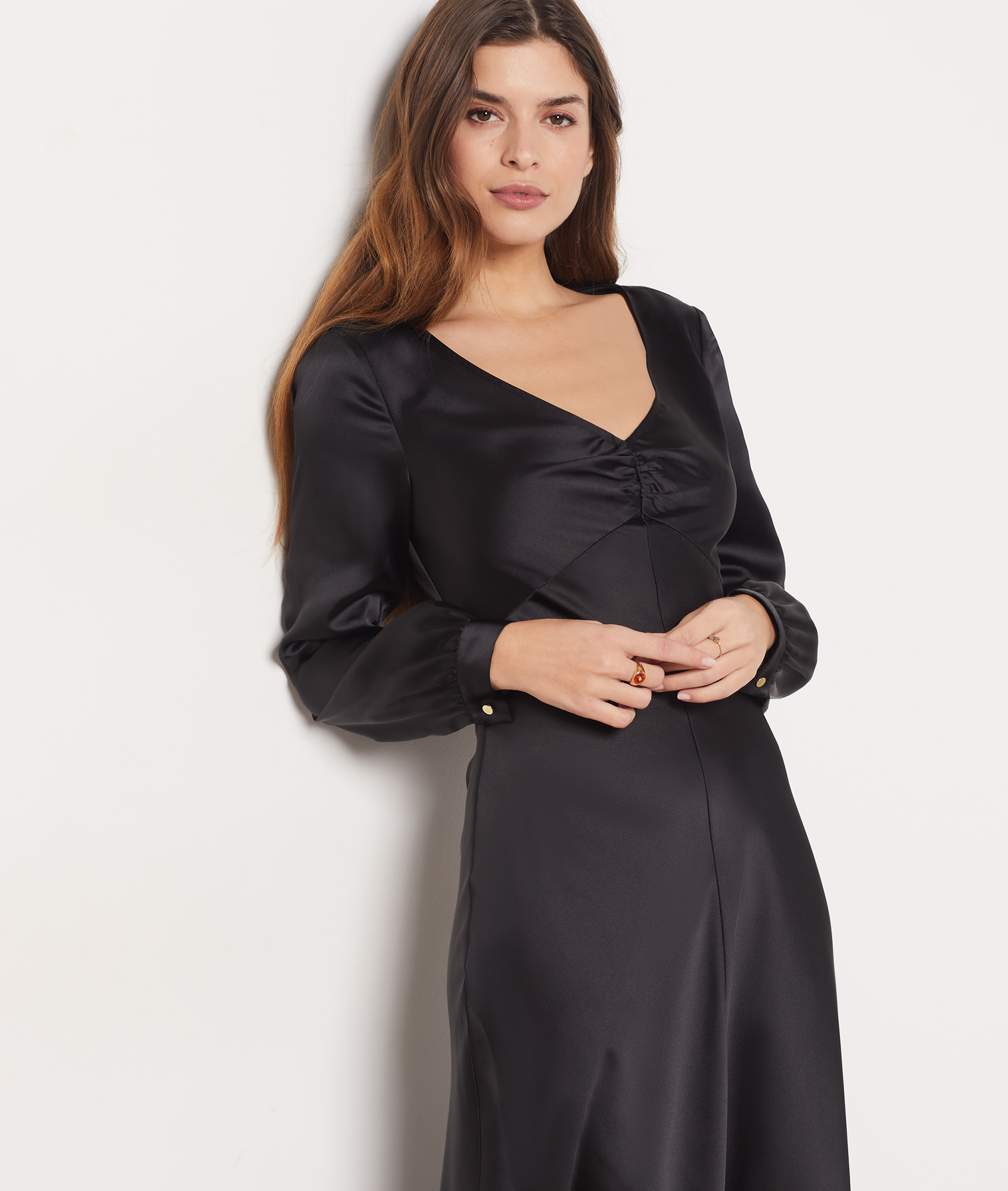 Robe longue en satin manches longues PATSIE NOIR - ETAM